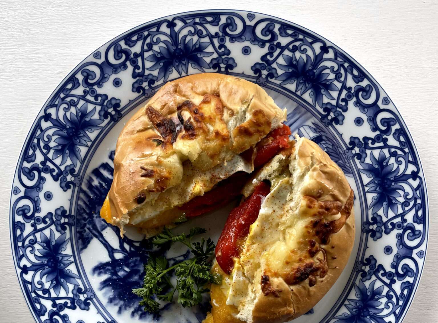 How to Make Bagel Breakfast Sandwich Option #2: Egg, Cheddar & Sweet ...